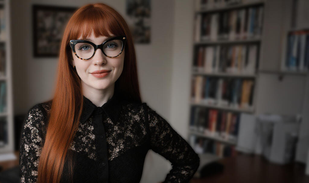 Deanna Burnhouse - Science Fantasy Romantica Author